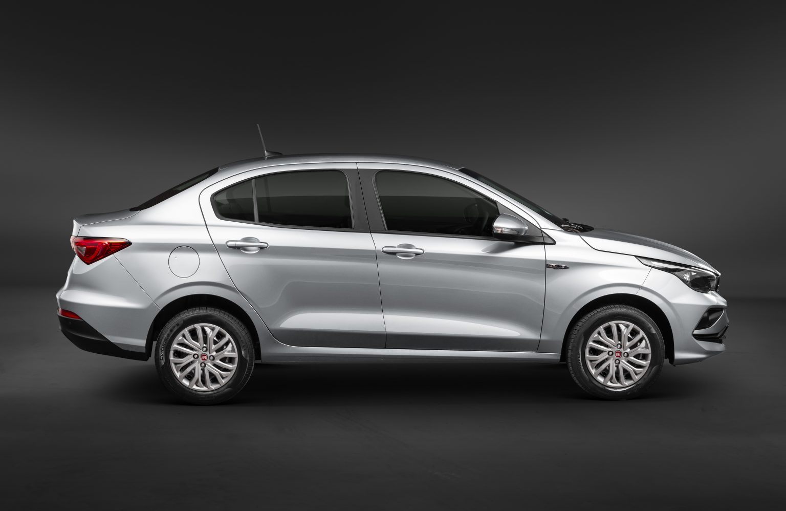 Avaliação: Fiat Cronos Drive 1.8 Automático : AutoAgora.com.br